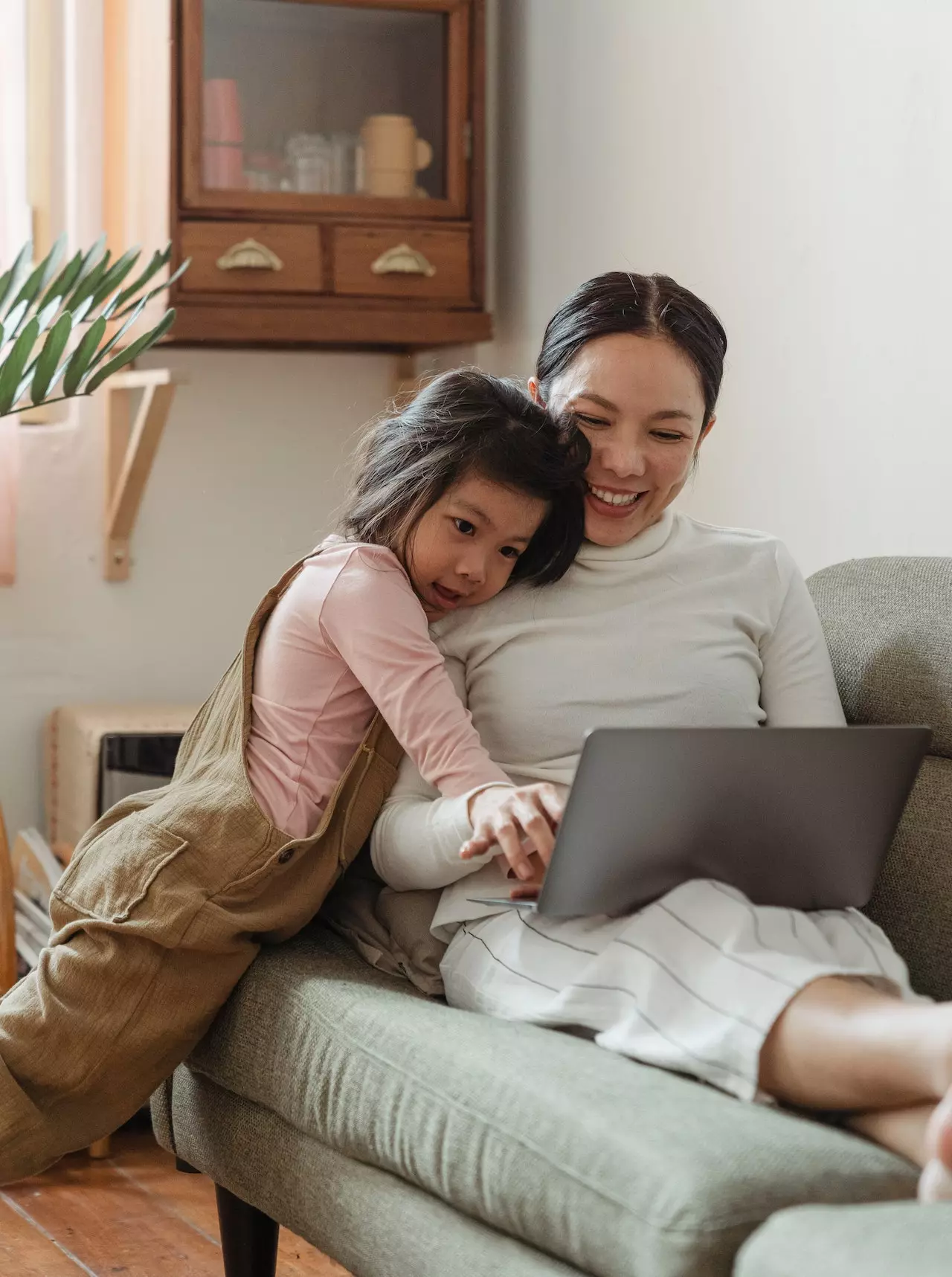 Survive Working from Home through Creative Parenting - Cyberbacker Careers
